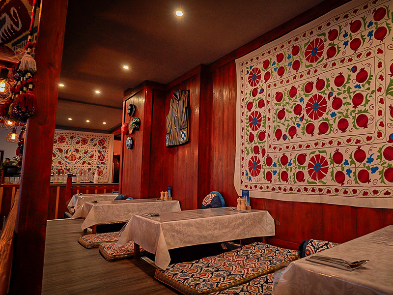 DOPPI – Usbekisches Halal-Restaurant in Nürnberg | Plov, Samsa, Lagman